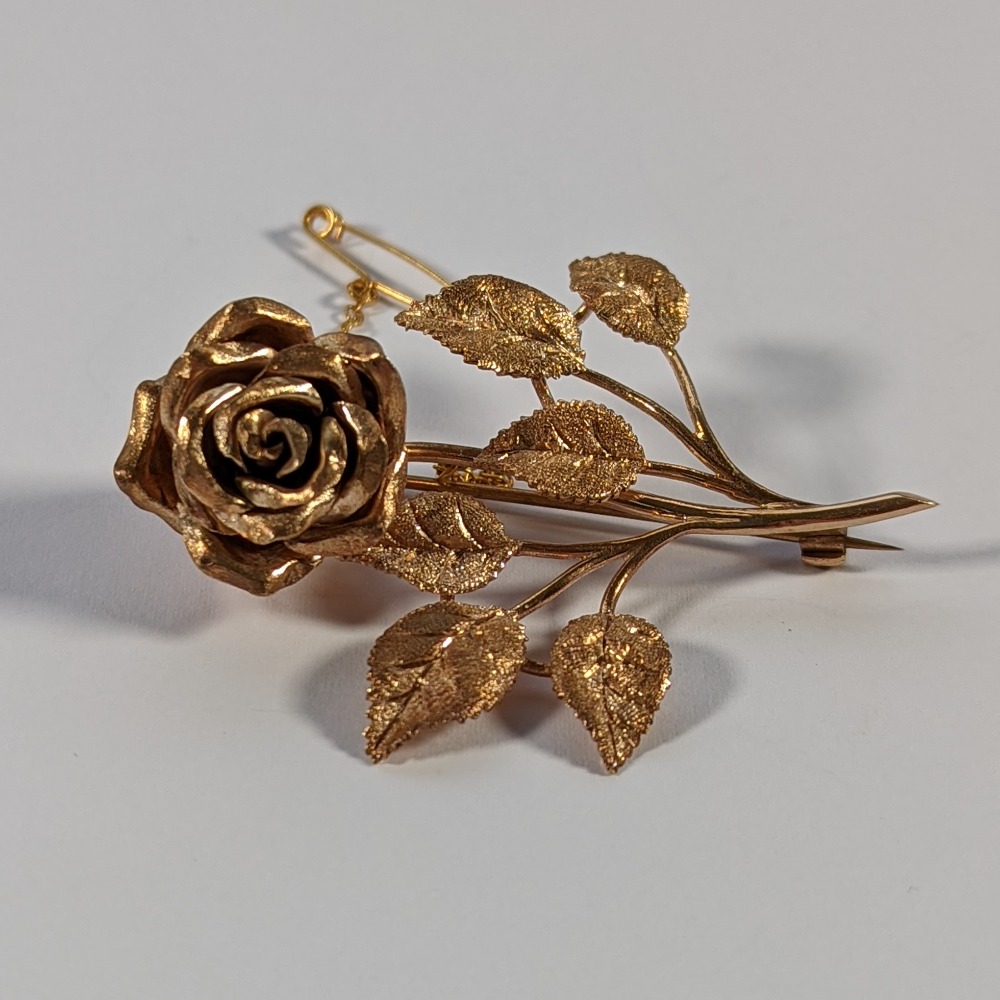 9ct Gold Bunch Of Roses Brooch - Own4Less